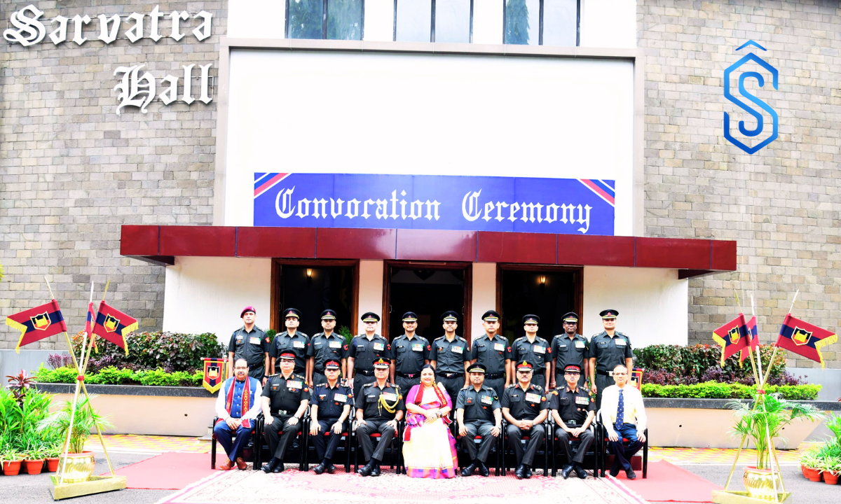 CME Pune Convocation 2025: JNU VC Urges Graduates To Embrace AI And ...